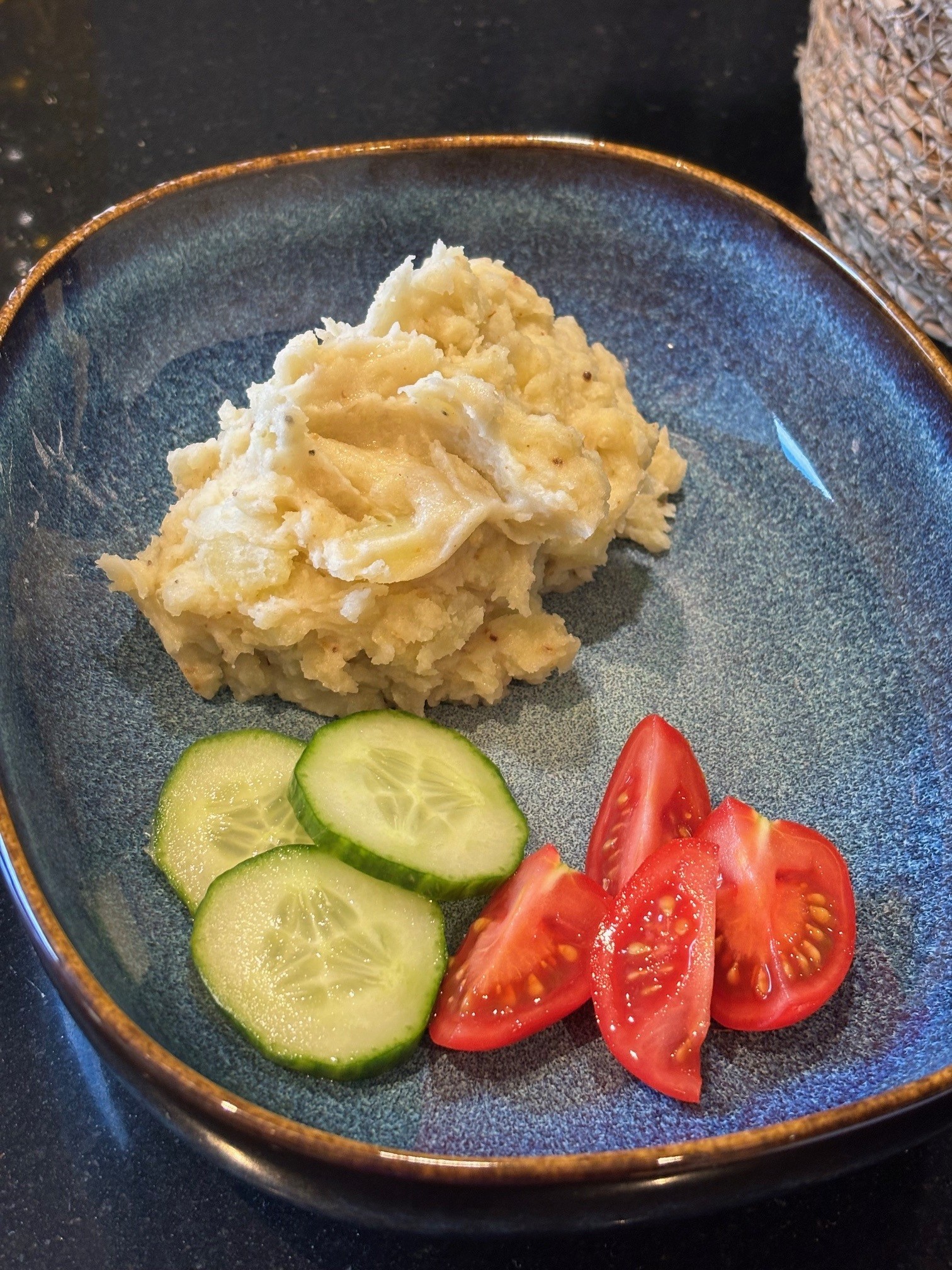 Potetmos med Anamix Junior pulver (lavprotein) - Nutricia.no